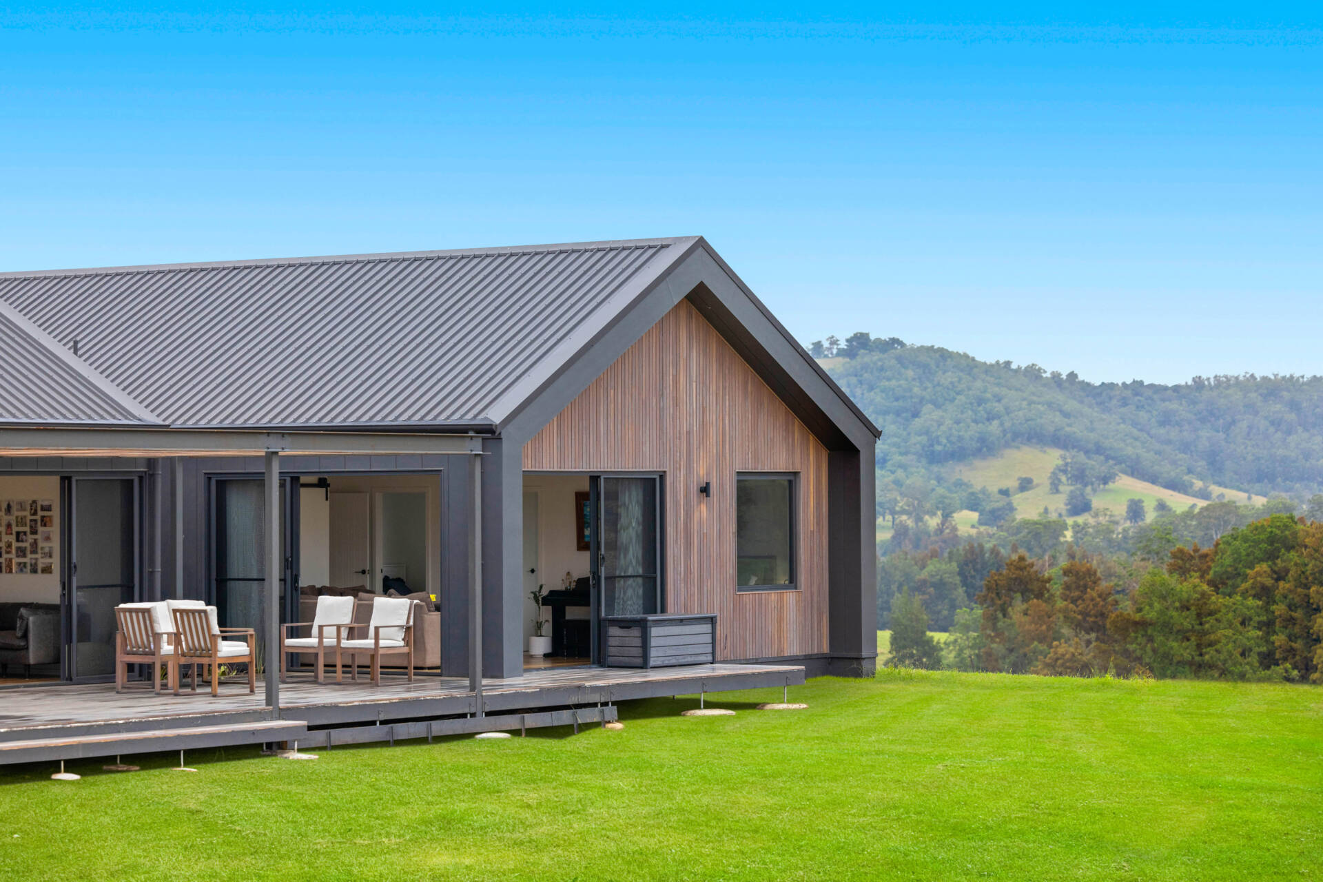 Contemporary Barn Style Houses